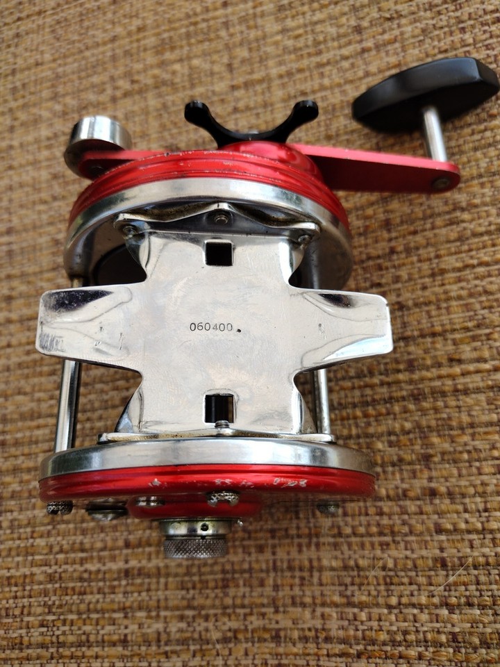 Ambassadeur 8000 Red With Garcia Plate Automatic Two Speed Used Fishing ...