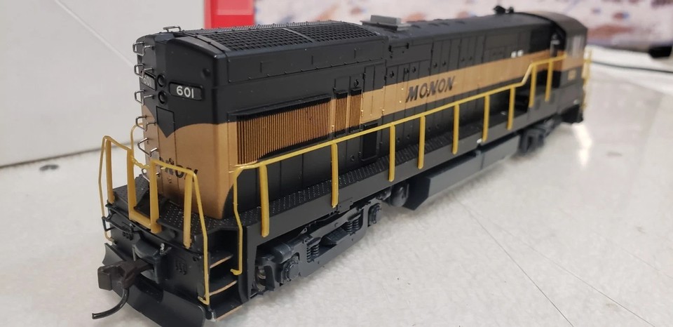 HO SCALE ATLAS GE U23B MONON #601 DIESEL LOCOMOTIVE NICE! DCC FITTED ...