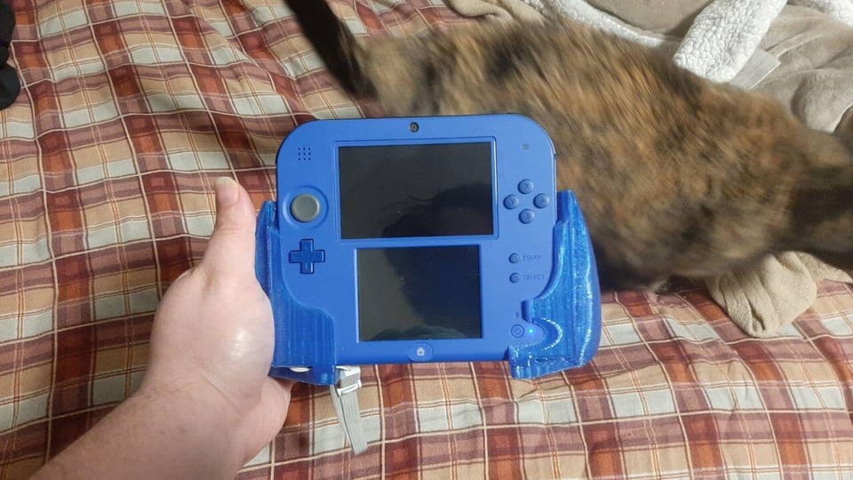 Nintendo 2DS Comfort Grip Ergonomic Handheld Controller System Handle ...