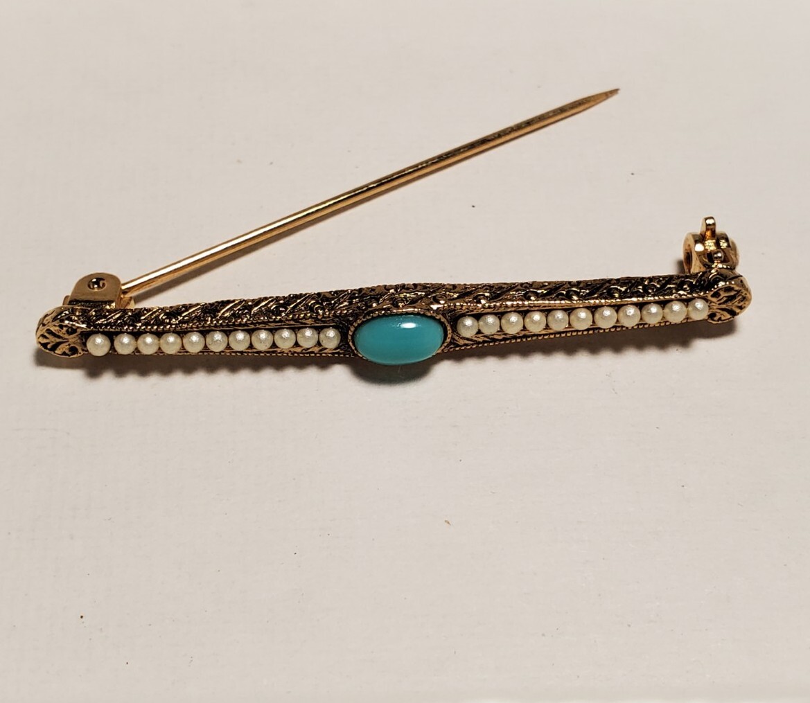 Western antique jewelry. Brooch Pin - Gem