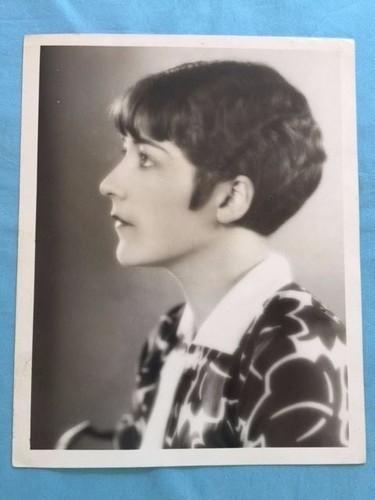 PHOTOGRAPH OF SILENT FILM ACTRESS AILEEN PRINGLE - BY CLARENCE SINCLAIR ...