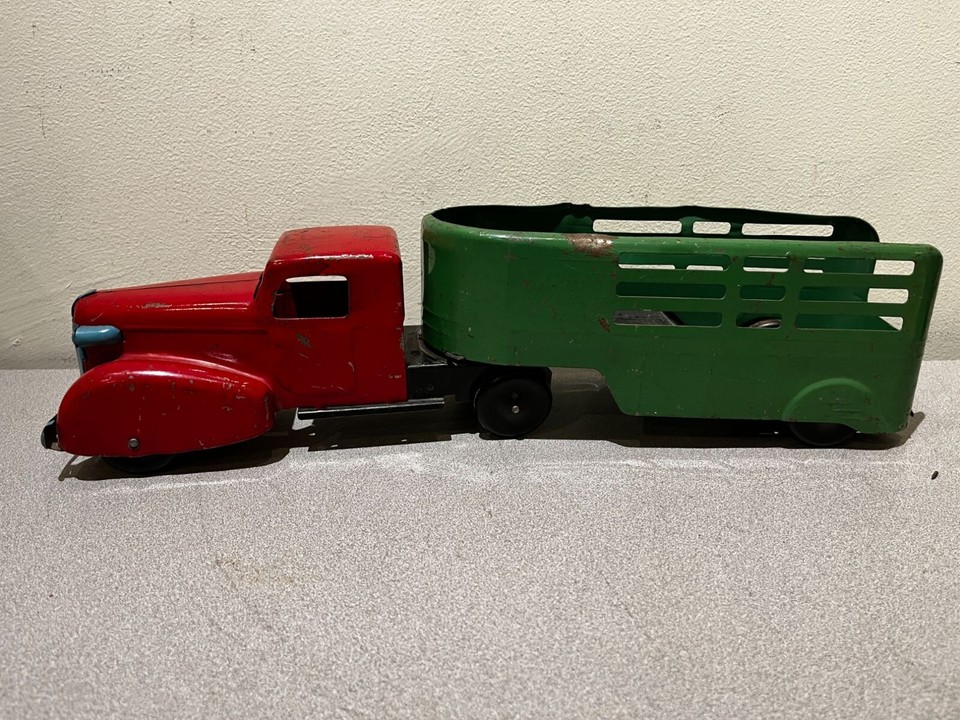 Vintage 1930s Wyandotte Express Pressed Steel Truck & Cattle Hauler ...