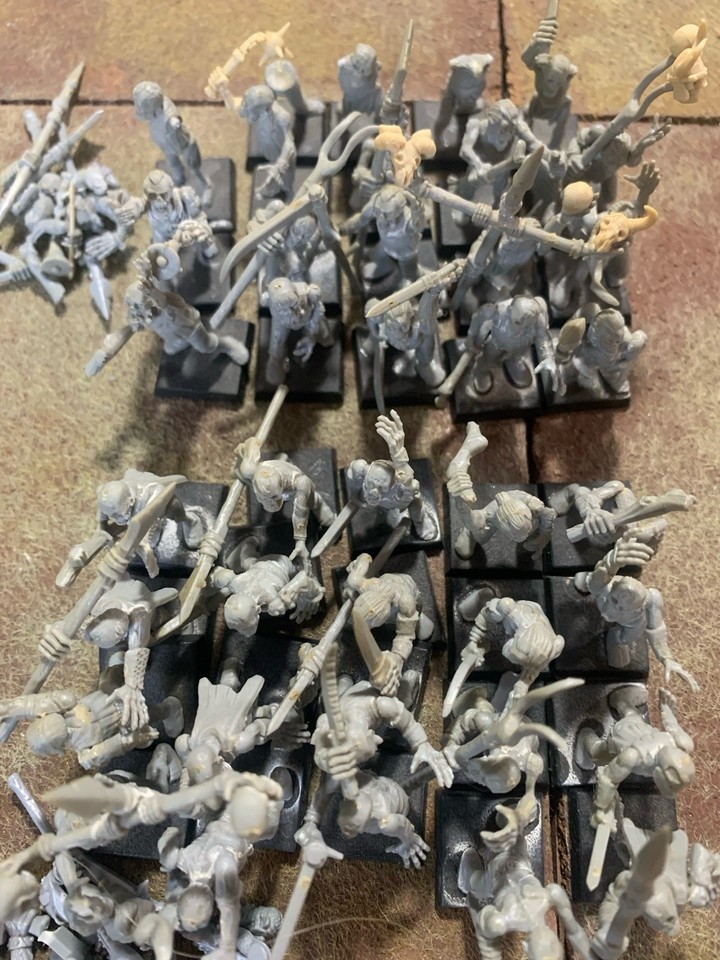 39 Zombies OOP On Sprues Warhammer Fantasy Old World Vampire Count | eBay