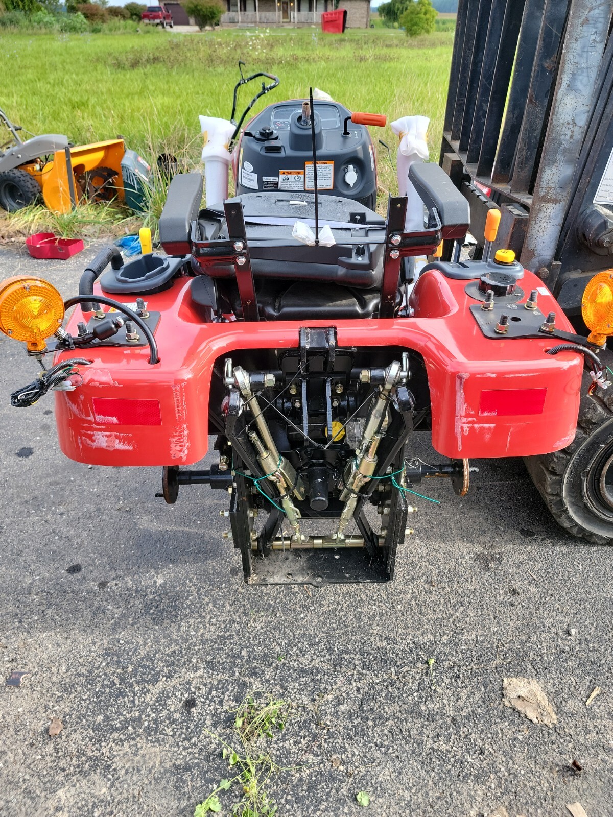 RK21H - 21.5HP 2-Range Hydrostatic Open Station Tractor - Cosmetic ...