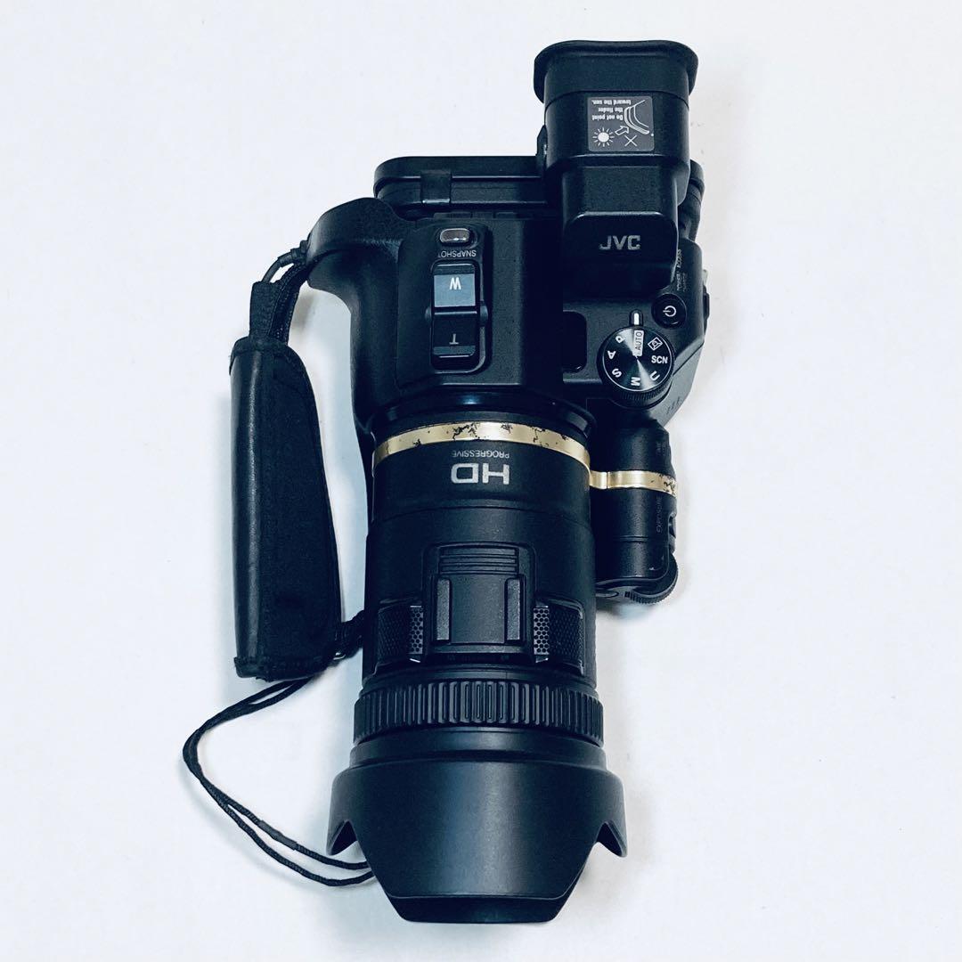 Used GC-YJ40 JVC/Kenwood Video Camera Made in 2013 with Case Used GC-YJ40 JVC/Kenwood Video Camera Made in 2013 with Case