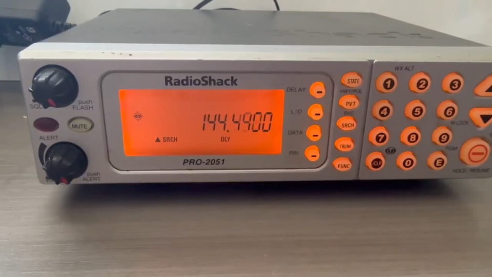 Radio Shack PRO-2051 Triple Trunking 1000 Channels Radio Police Scanner ...