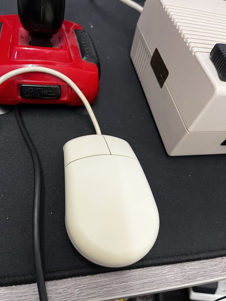 Amiga 600 with PiStorm600 Raspberry Pi 3A+ Caffeine OS. Read ...