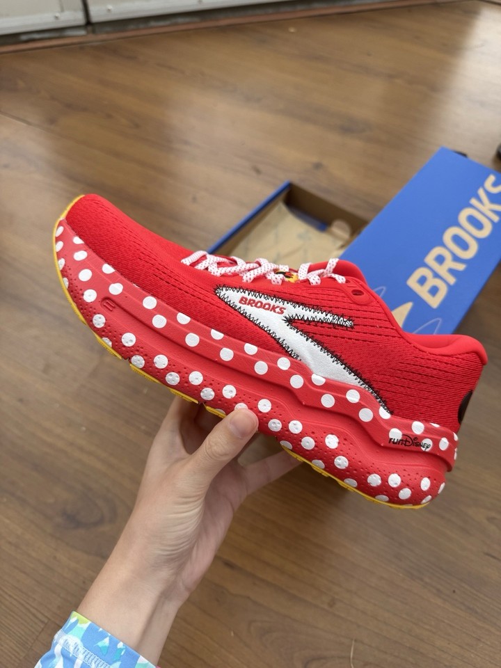 Brooks RunDisney Ghost Max 2 Minnie Mouse Women’s Running Shoes - Sz 9 ...