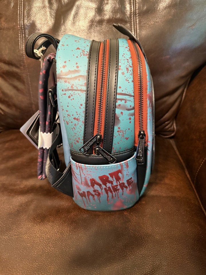 Terrifier Art the Clown Blood Splatter Glow-in-the-Dark Mini Backpack ...