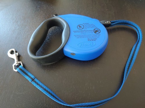 Blue Flexi Mini Retractable Small Dog Leash Small 16 Ft Up To 26 lbs ...