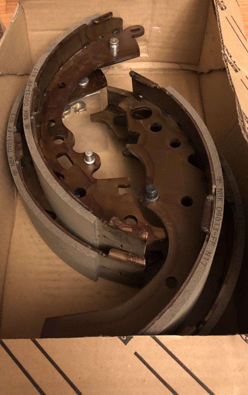 Genuine Toyota Tacoma Hiace Sienna Rear Brake Shoe Set 04495-26240 OEM ...