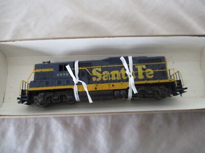 HO Gauge Athearn GP - 9 Powered Diesel Engine 2685 ATSF | eBay