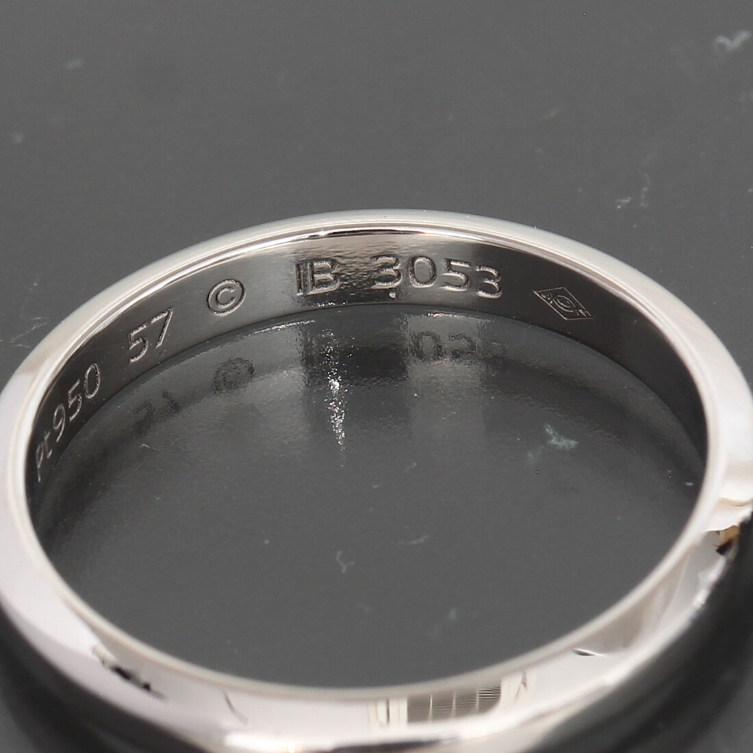 Análisis de los Mejores Anillos Cartier para Hombre: Elegancia y Sofisticación en Joyería Masculina