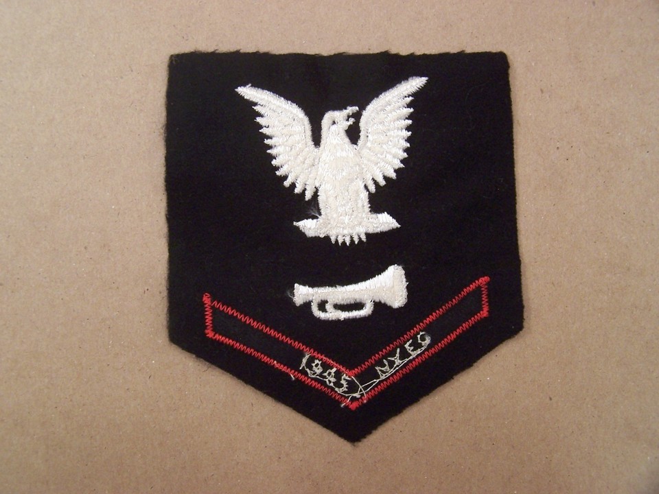 Obsolete WW II USN 3RD Class Rate BUGLER Sleeve Patch dated 1945 N.Y.E ...
