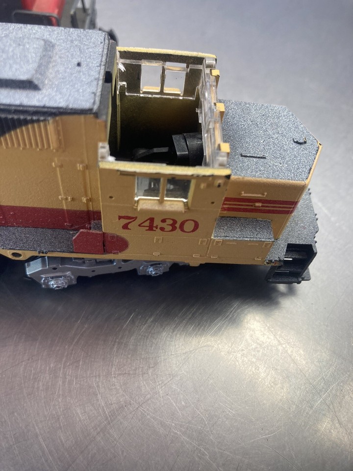 Two HO Southern Pacific Dummy Locomotives. AHM 621A & Athearn SP 7430 ...