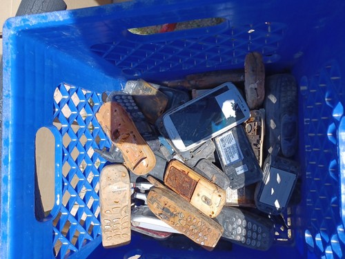 10 RANDOM Cell Phones for scrap gold recovery | eBay