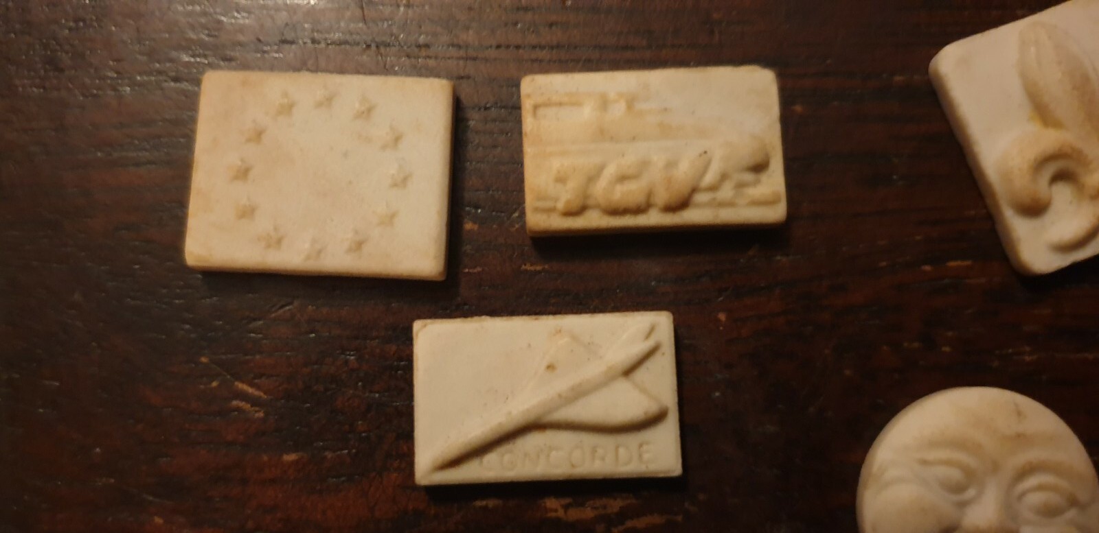 LOT DE 18 FEVES BISCUIT DONT TGV CONCORDE EUROPE ETC ET ANCIENNES | eBay