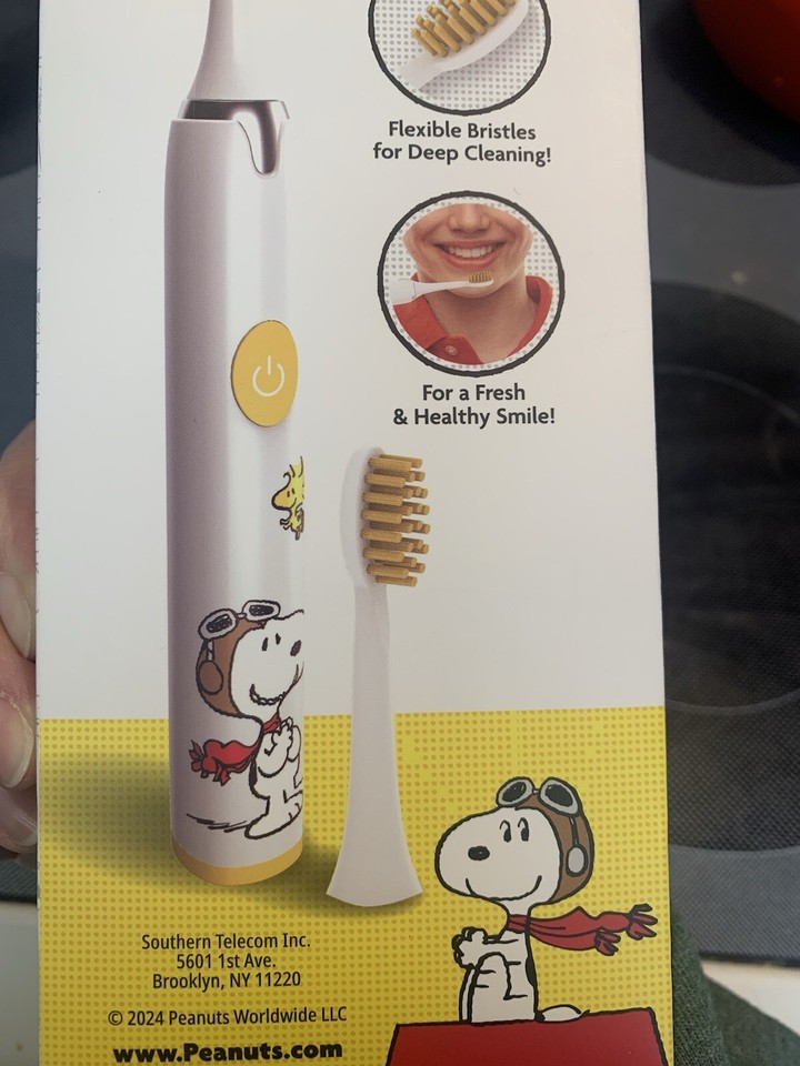 Peanuts Snoopy Fling Ace Electric Toothbrush w extra brush head | eBay