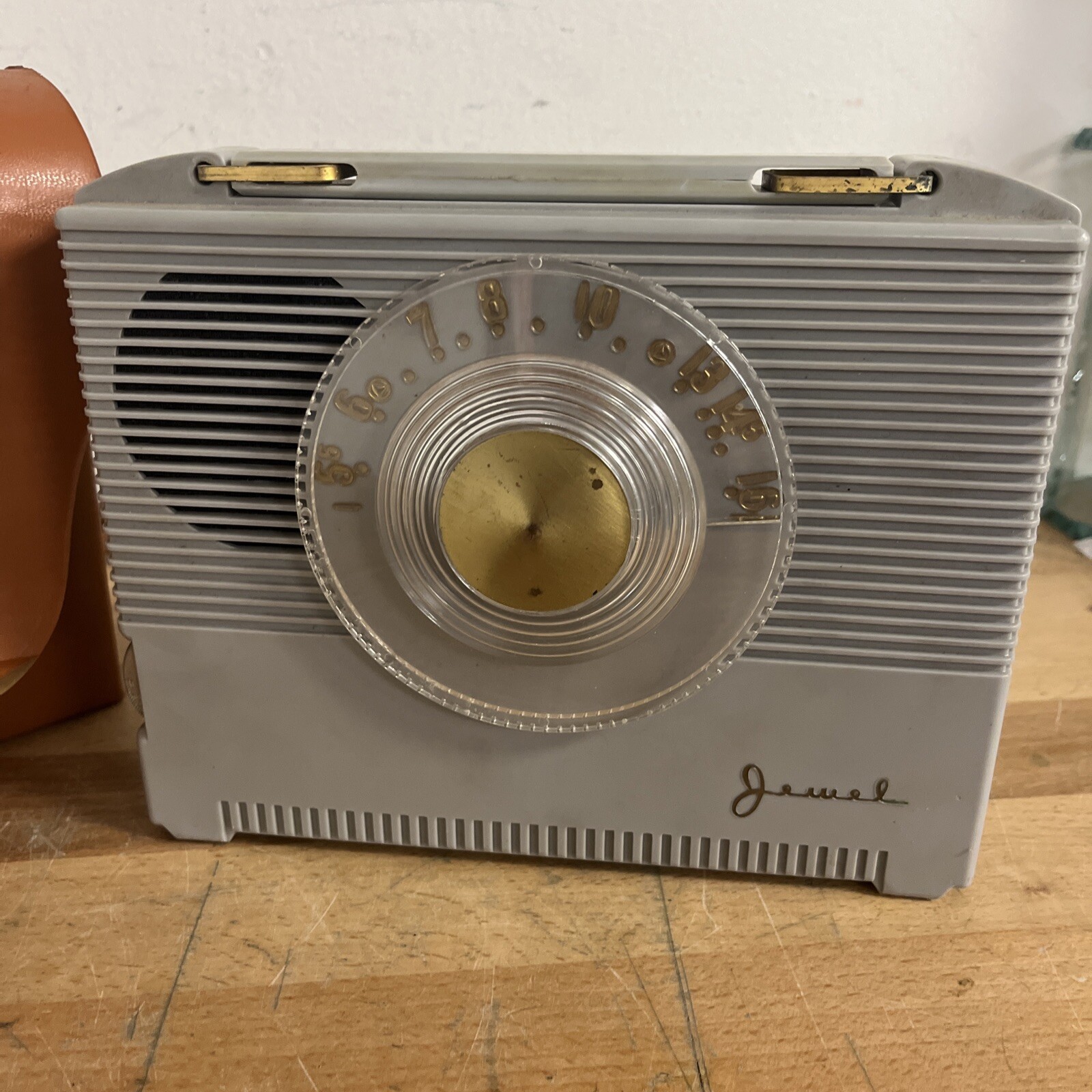 Vintage Jewel Battery-Operated Tube Radio With Carrying Case -Untested ...