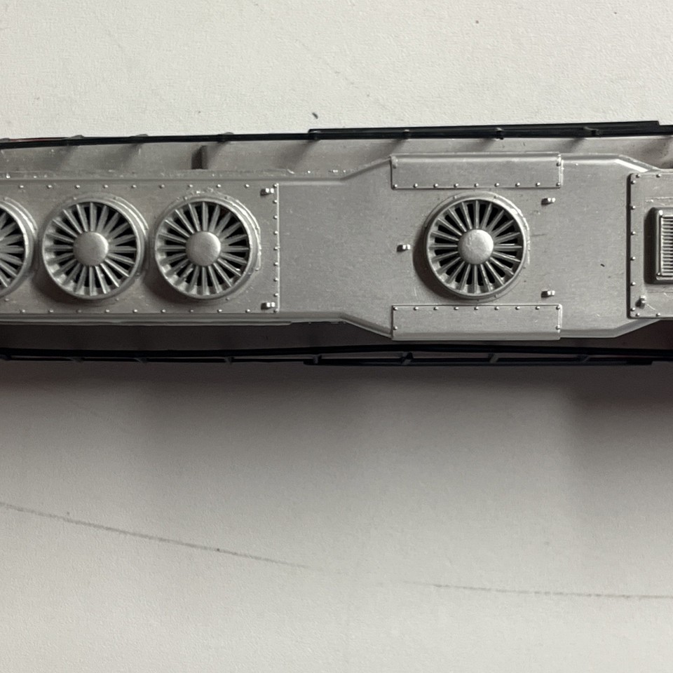 HO Scale EMD GP40 Diesel Locomotive Santa Fe 6067 W/ Instructions ...