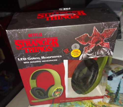 STRANGER THINGS LED Gaming headphones rotating microphone new 2022 ...