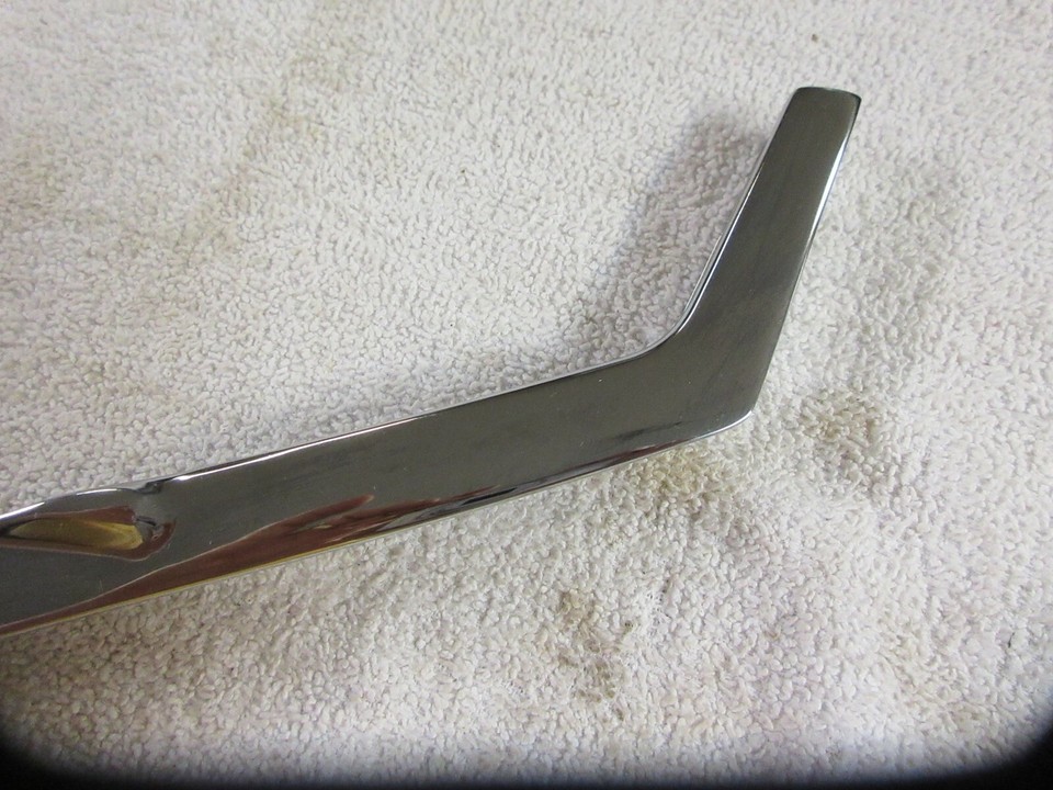 63/67 corvette convertible vent window frame casting NEW BLEM 65 66 ...