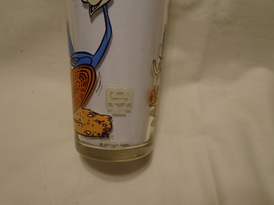 1976 Wiley & FRoad Runner Chase Drinking Glass Cup Pepsi Looney Tunes ...