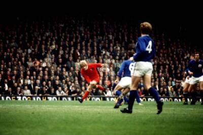 Liverpools Alun Evans In Action 1970 Football Club Old Photo | eBay ...