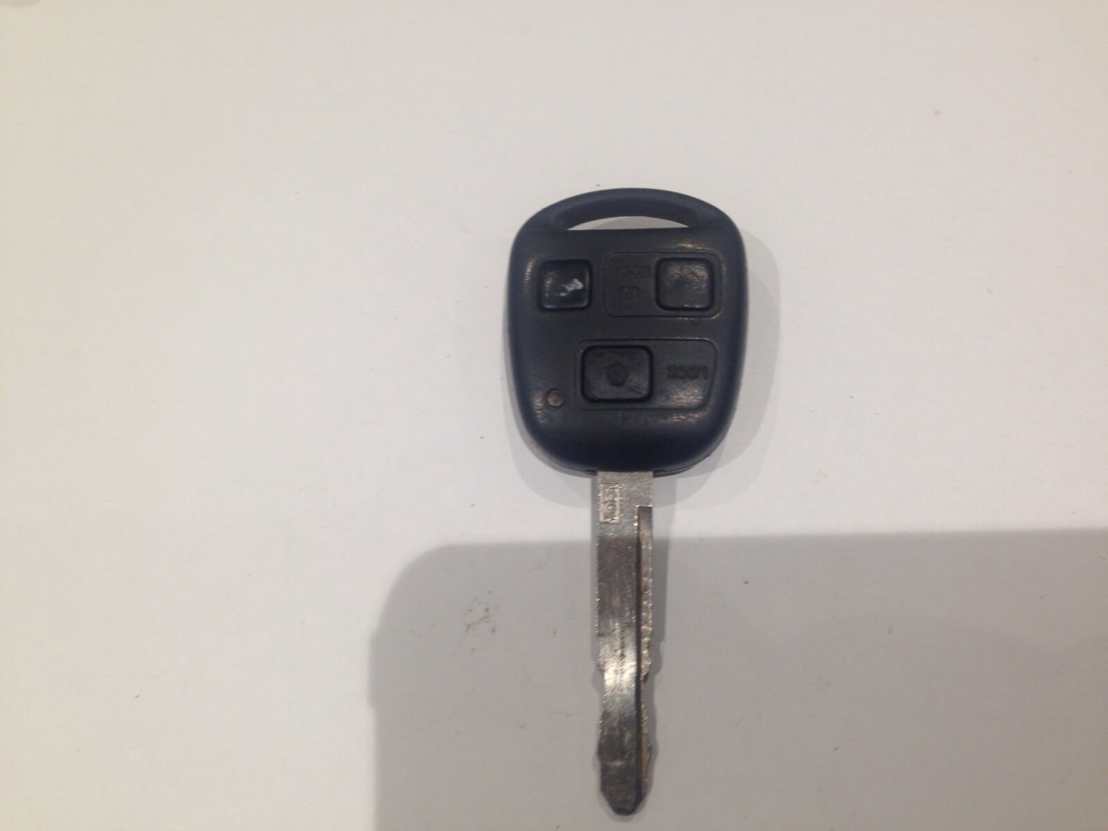 89071-05010 Toyota AVENSIS Remote Key VALEO 736670-a Ce0523 Texas 4d ...