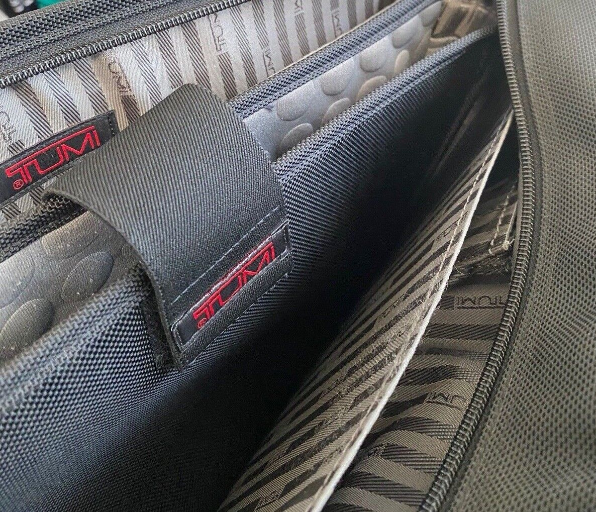 TUMI Alpha Black Ballistic expandable Laptop Business TUMI Alpha Black Ballistic expandable Laptop Business