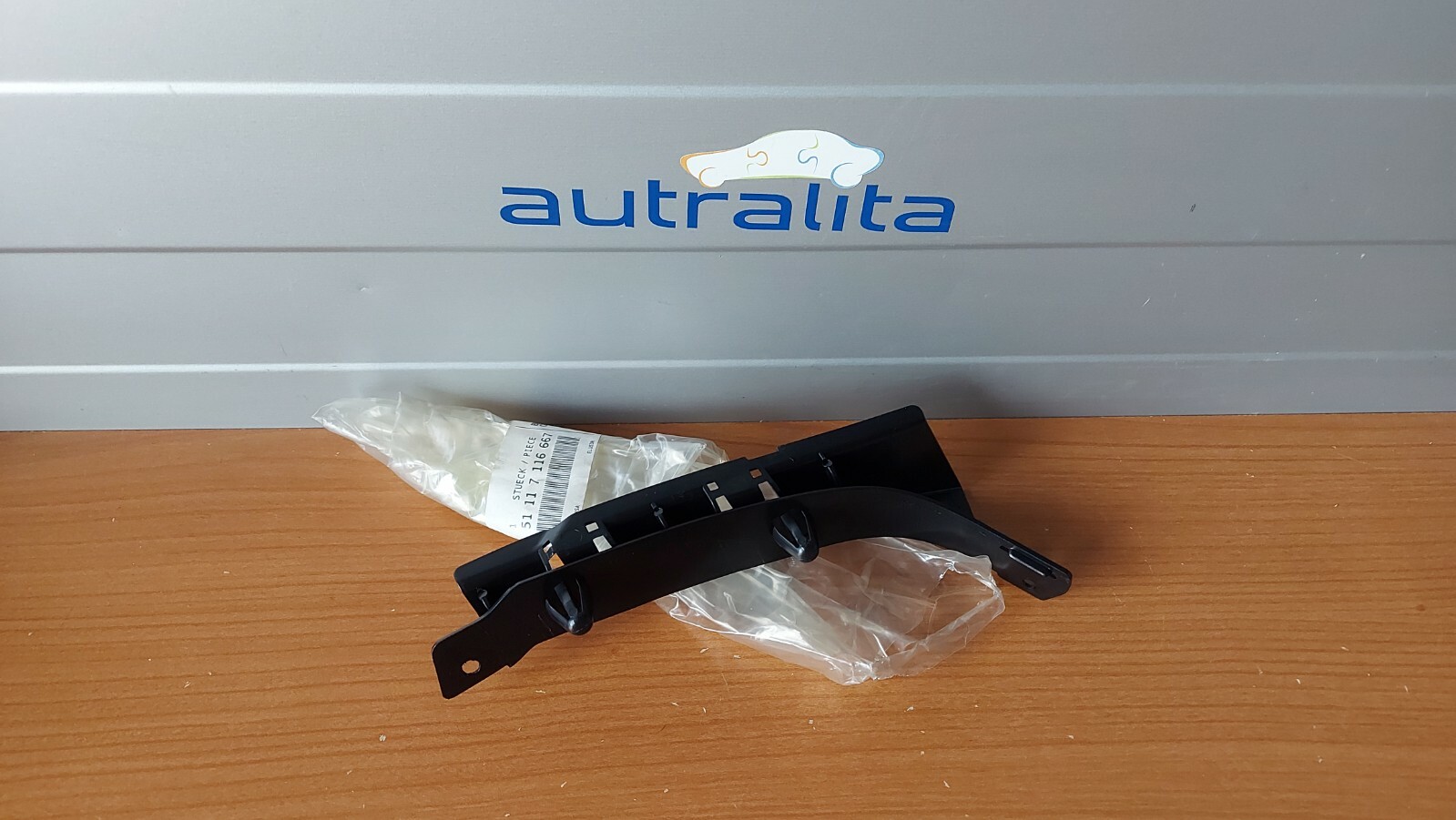 BMW E53 Front Right Bumper Cover Guide Genuine 1 Year for sale online ...