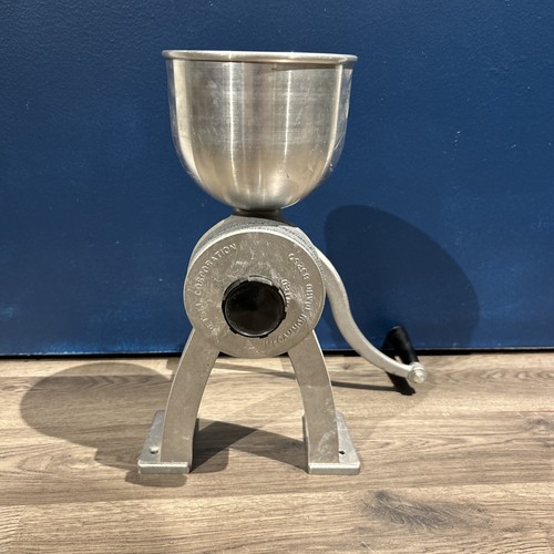 Retsel Corp USA Grain Feed Mill Vintage Hand Crank Grinder Table Mount ...