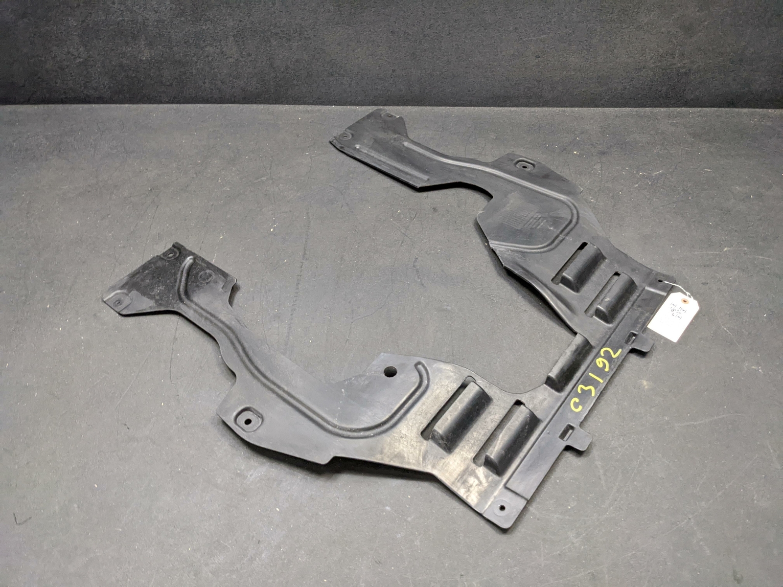 Front Belly Pan 2019 Chevrolet Trax 95396190 / 42452292 2013-2016 2017 ...