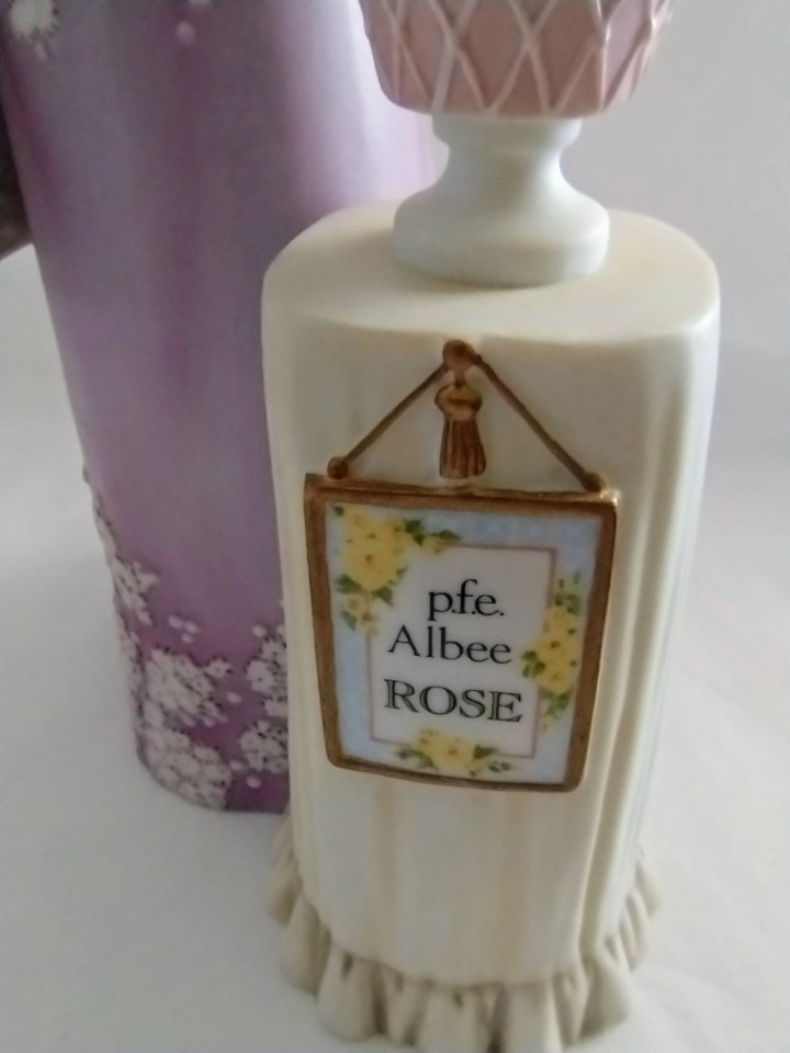 Avon 2001 Mrs. Albee Award 10" Figurine First Rep. Pres. Club Members ...