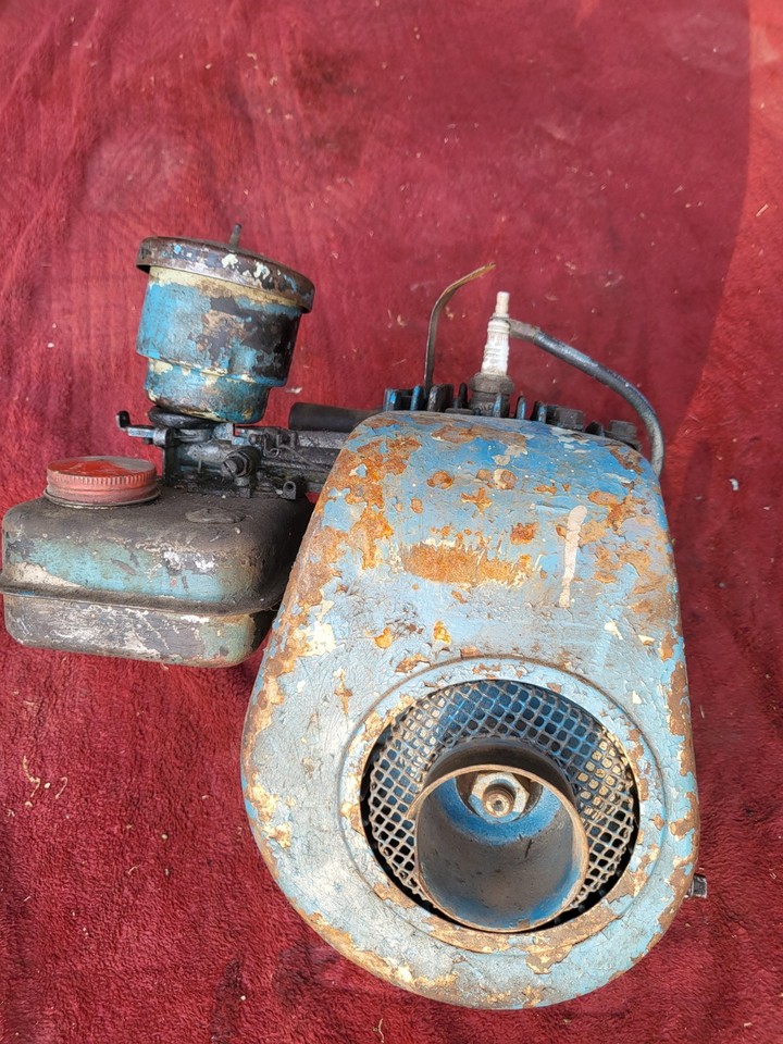 Vintage 1950 Briggs & Stratton CAST motor model 5S Small Gas ENGINE ...