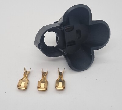 Holden, 3 pin headlight plug with cover and parker. GTS, HJ, HZ, HX, HK ...