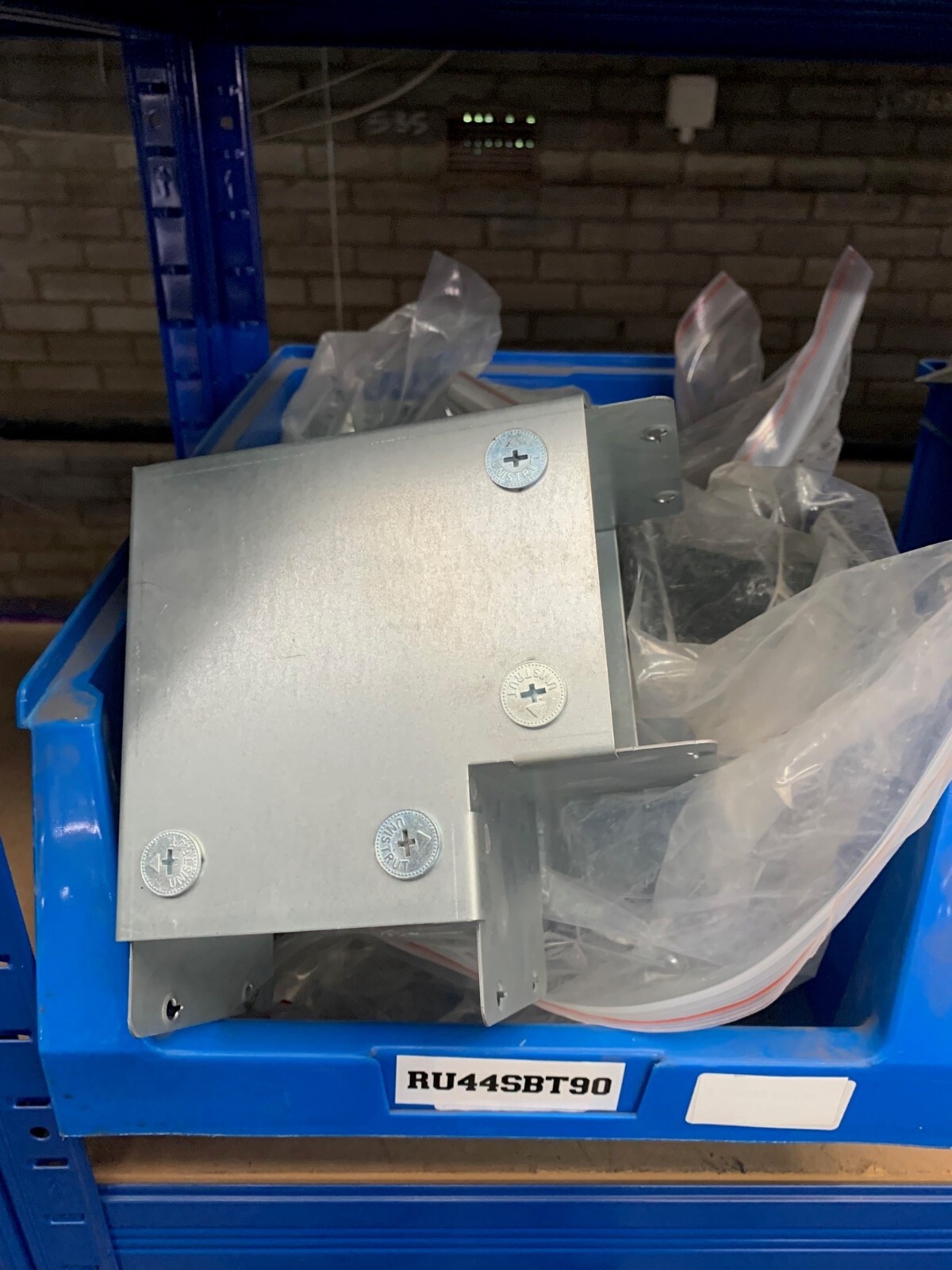 Atkore Unistrut 100x100 trunking accessories 90 deg bends, sleeves and ...