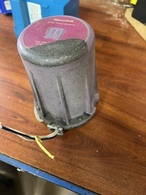 PREOWNED- Honeywell C7061 Flame Detector (Use With R7861 Amplifier ...