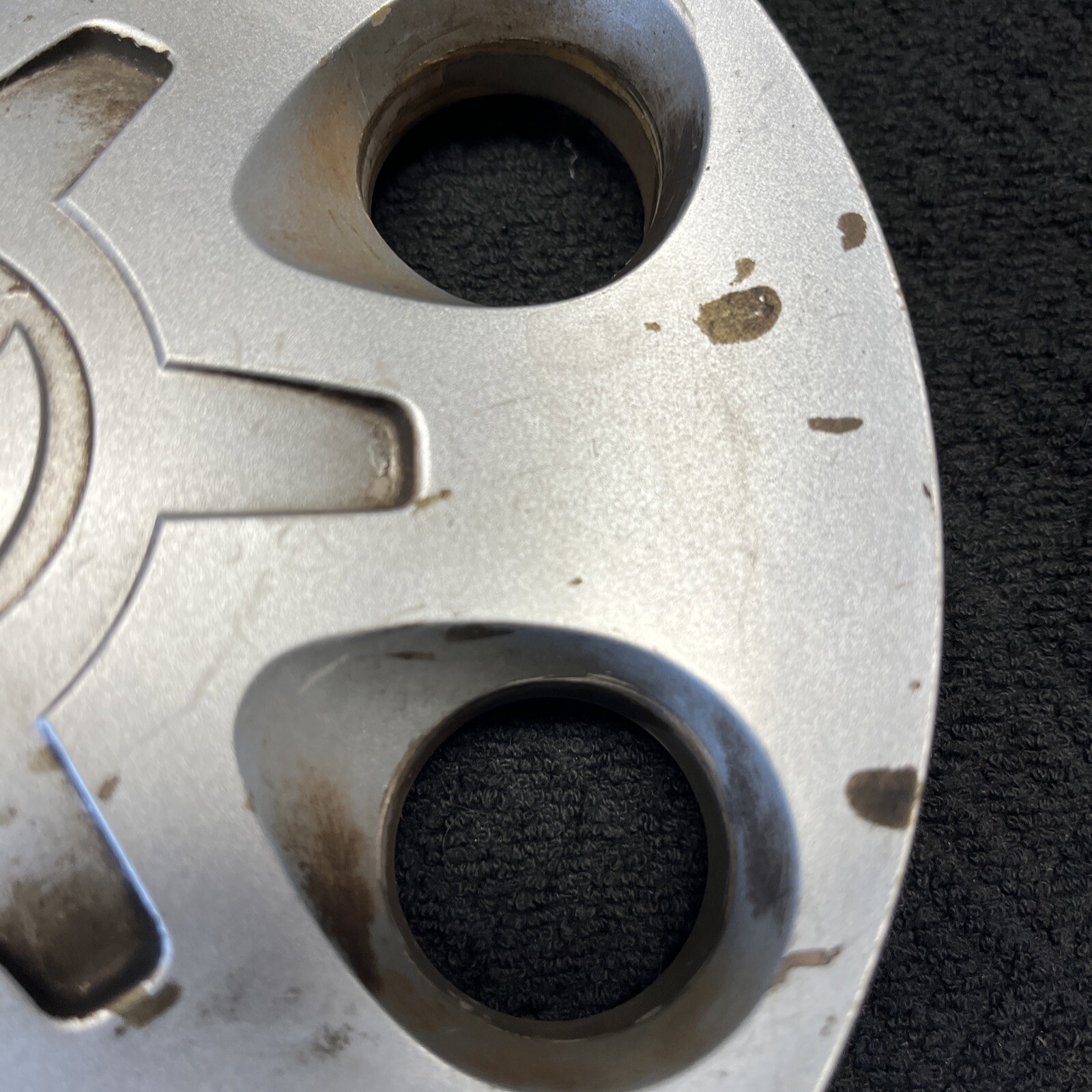 BROKEN CLIPS Toyota Tacoma 42603-0C030-01 OEM Wheel Center Rim Cap Hub ...