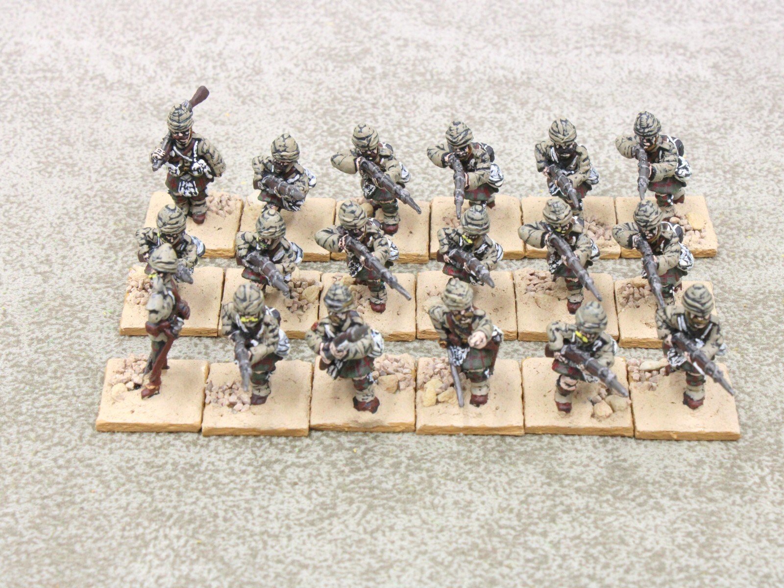 28mm Colonial NW Frontier metal BRITISH HIGHLANDERS x18 Well Painted ...