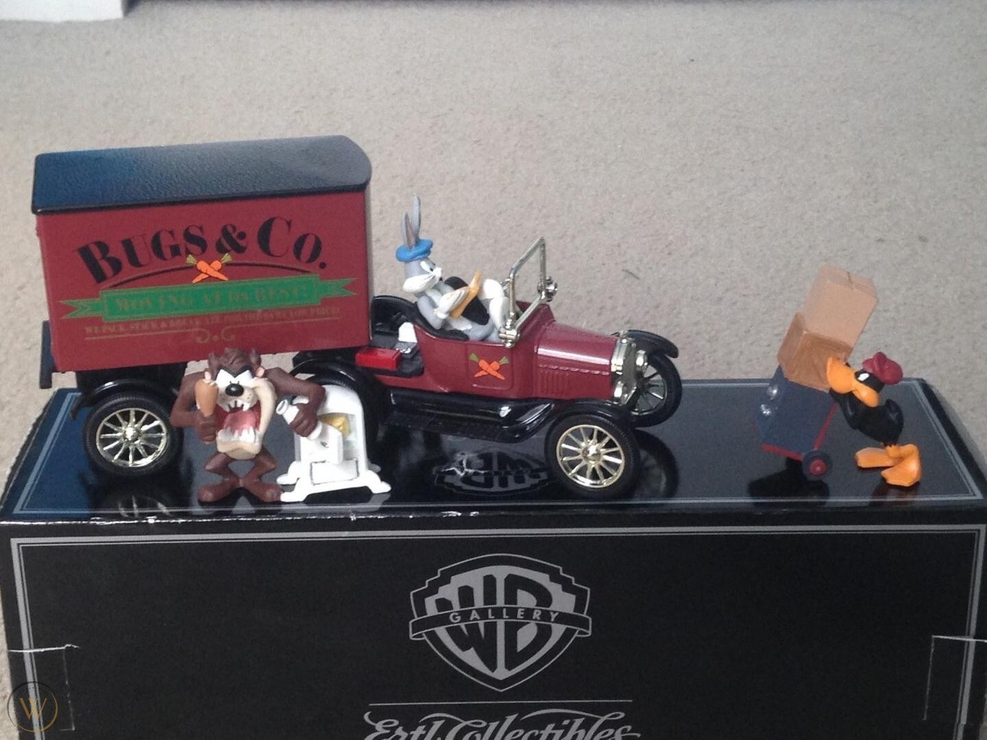 ERTL WARNER BROS. WB 1918 FORD MOVING TRUCK BUGS BUNNY, TAZ & DAFFY ...