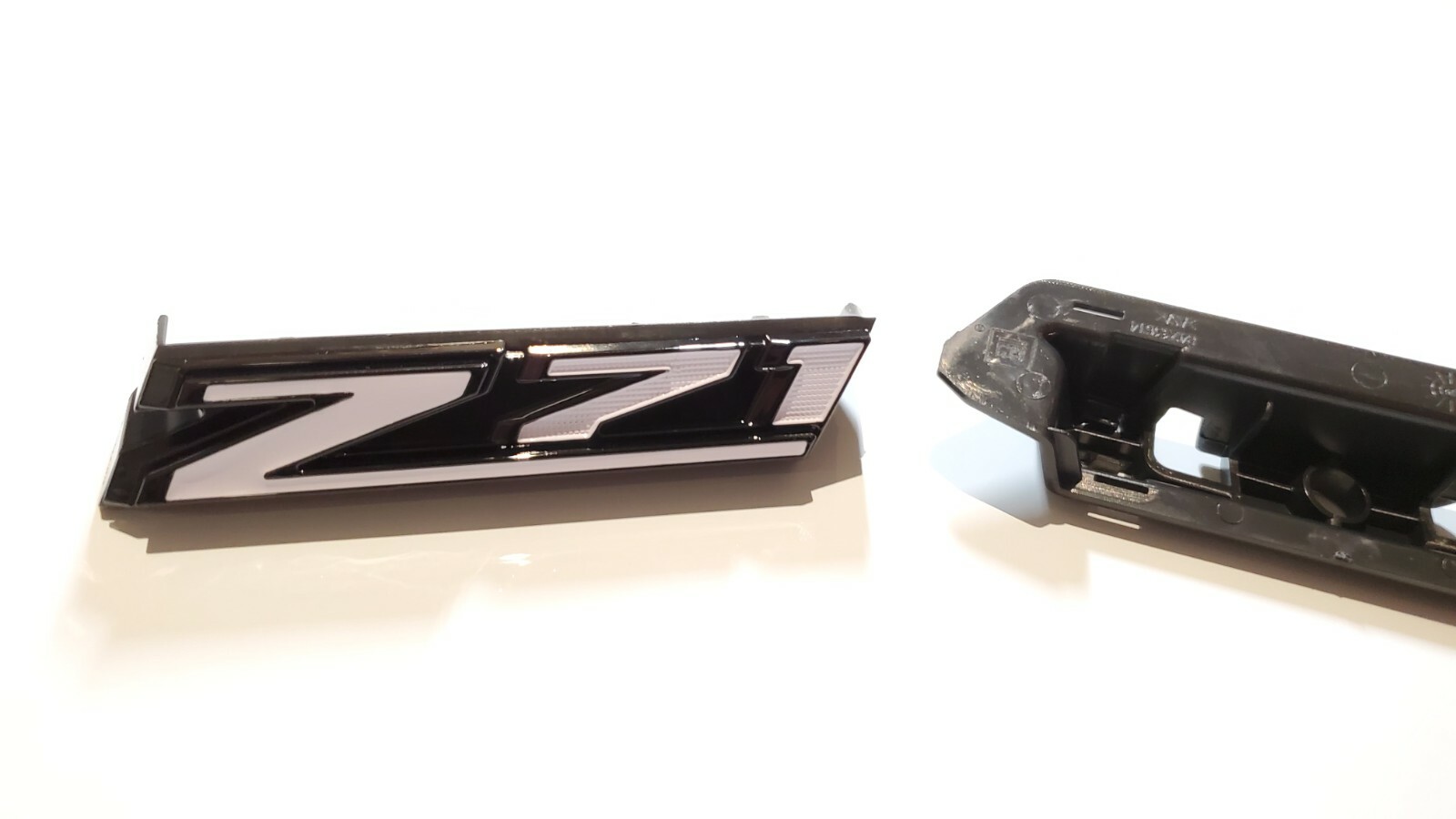 2019-21 Chevrolet New Gen Silverado 1500 Z71 Grille Emblem Gloss Black ...