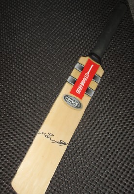 Matthew Elliott (Australia) signed Gray Nicolls Predator Mini Cricket ...