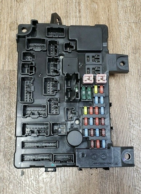 Mitsubishi Outlander ETACS Fuse Block Box BCM Body Control Module ...