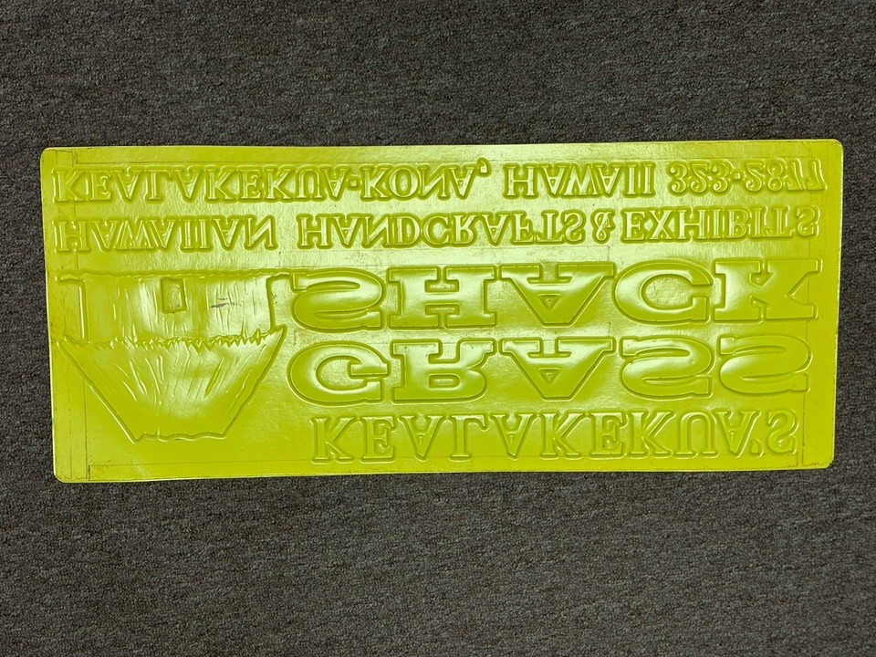 RARE VTG Kealakekua’s Grass Shack Gift Shop Plastic Sign ~ 26” X 11 ...