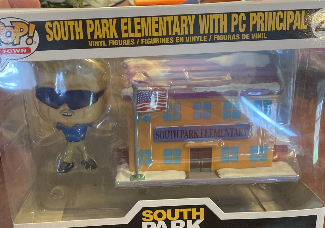 Funko Pop! Town: South Park - South Park Elementary with PC Principal ...