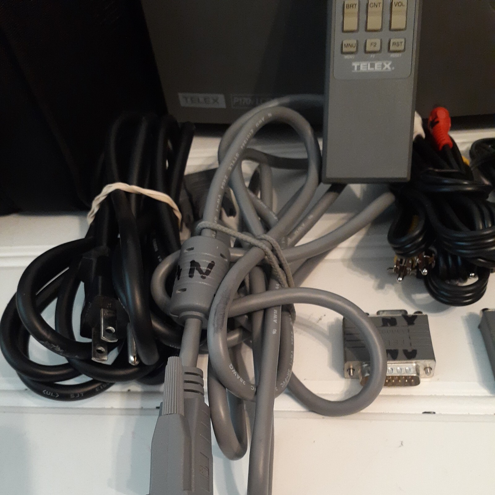 Telex MagnaByte P170v LCD Projector W/Padded Carrying Case Tested Pre ...