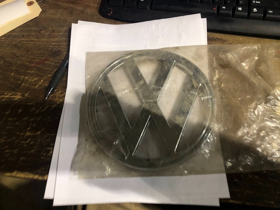 NOS Genuine Volkswagen Vw Emblem Front VW BUS VANAGON Type 241 853 601 ...