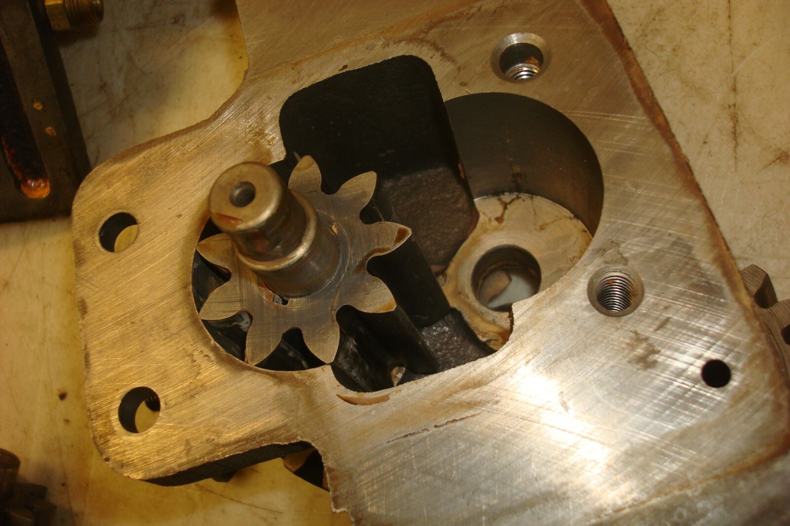 CASE 504 BDT Engine Oil Pump | eBay