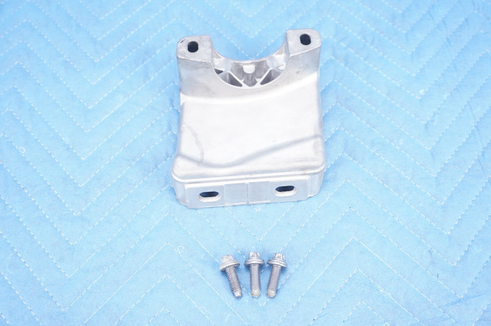 Genuine BMW 5 6 series Wiper Linkage Support Bracket Mount 51617010593 ...